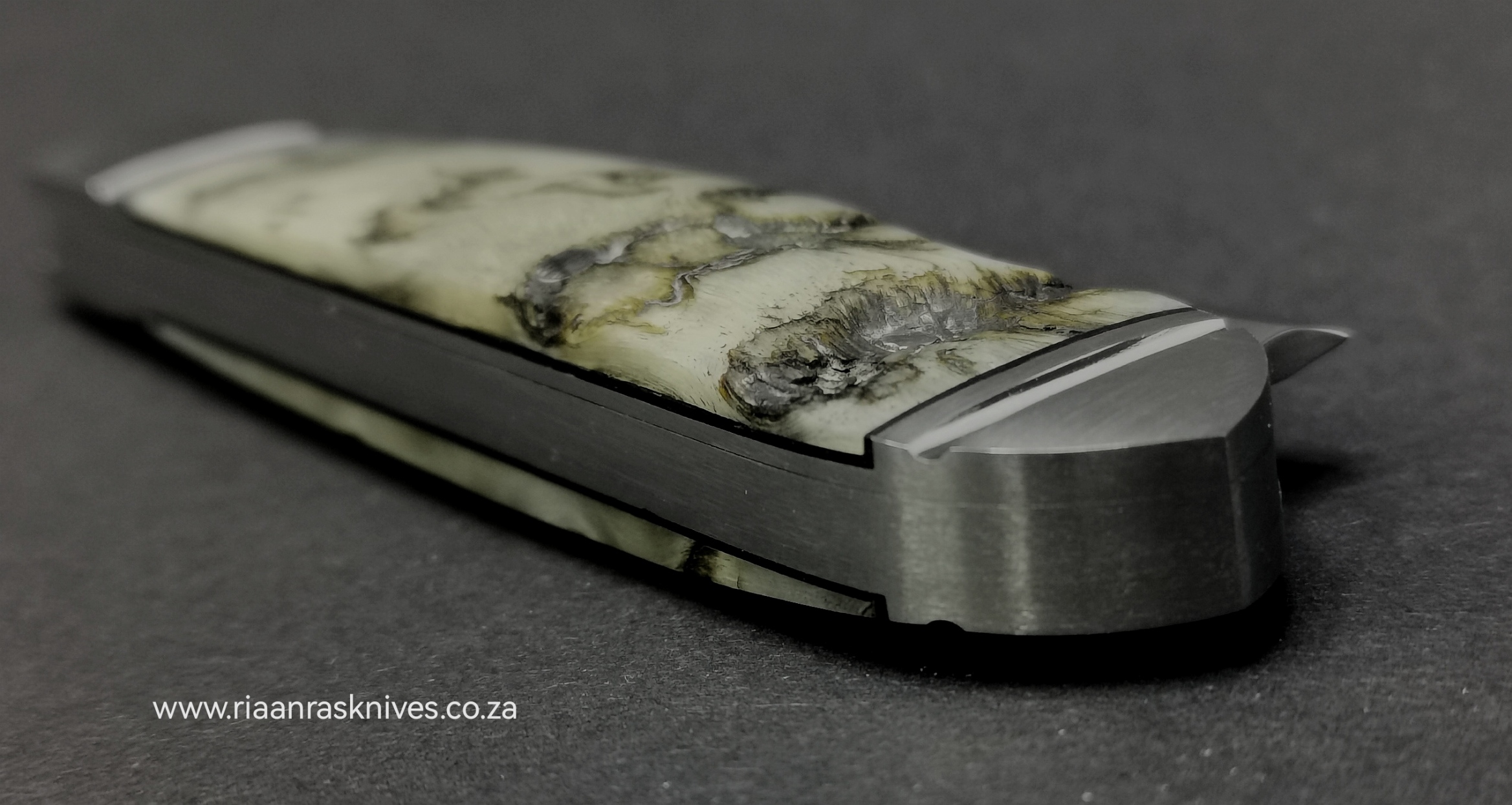 One Arm Bullet End Jack Custom | Riaan Ras Knives